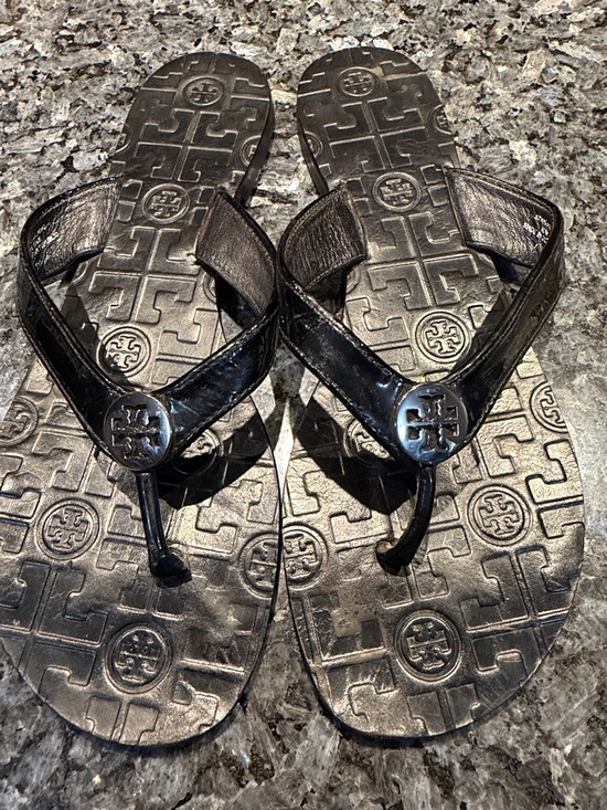 Tory Burch | Shoes | Tory Burch Womans Metallic Black Logo Thong ...